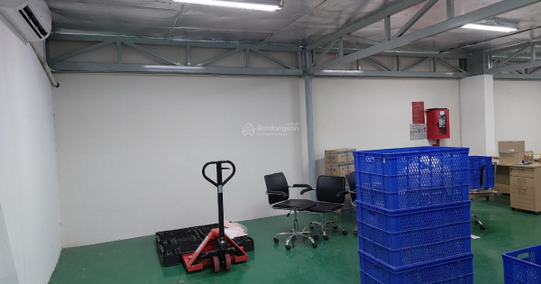 Cần tìm kho đẹp q7? Kho cho thuê Quận 7 DT 250m2 nền epoxy, trần mát ...