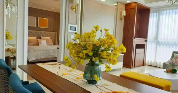 Nhà em cần bán lại căn hộ Duplex Mandarin Garden 300m2, 4pn giá 16.5 tỷ. LH: 0888 486