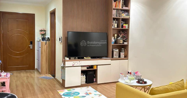 Bán căn hộ B11 Nam Trung Yên 65m2 2PN 1WC nhà đẹp giá 2.45 tỷ liên hệ ...