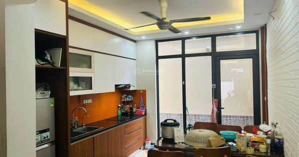 Cho thuê CHCC N07.B3 căn góc 90m2, 2ngủ 2WC, full đồ