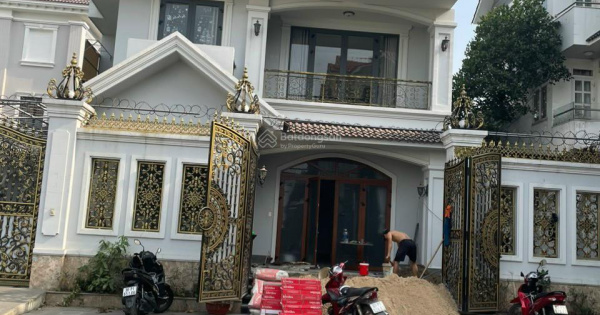 Biệt thự Đặng Thùy Trâm 15x18m trệt 2L 8 phòng ngủ, 10wc, thang máy, VPCT