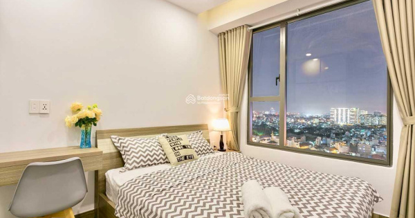 Cho thuê căn hộ cao cấp The Gold View, Q4. 80m2, 2PN, 2WC, giá 16 triệu ...