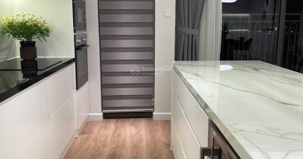 Cho thuê căn hộ The Gold View Q4 135m2 (3PN) nội thất xịn có gu view ...