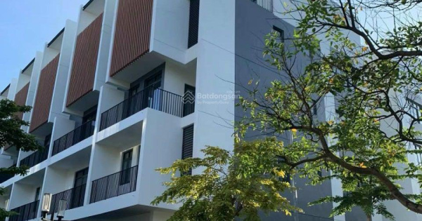 Bán nhà phố Midori Park Haruka, XD 1 trệt 4 lầu, hoàn thiện ngoài, nhận nhà ngaY, giá 9ty7, CK 10%