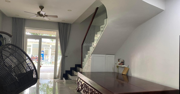 Bán nhanh nhà phố khu compound Mega Ruby Residence Khang Điền, khu an ...