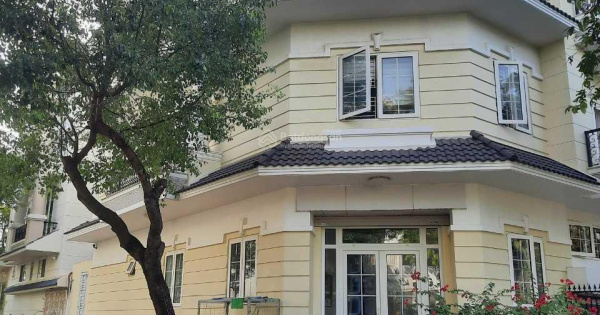 Bán biệt thự góc 2MT KDC Sadeco Ven Sông P. Tân Phong, Q7, 9x18m, hầm 3 tầng, giá 28.5ty TL