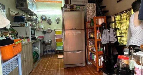 Kẹt tiền cần bán căn nhà nhỏ tâm huyết, P27, quận Bình Thạnh