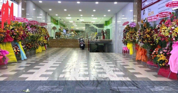 Toà Building 1 trệt 7 lầu CMT8