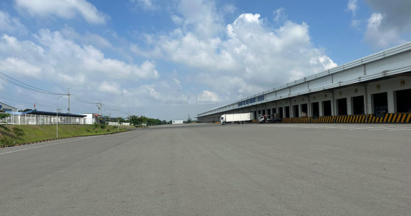 kho tự quản chuẩn Logistics trong KCN có 36 dock cont - sân rộng -HĐ ...
