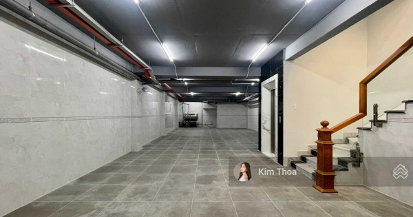 Trệt lửng Shophouse Đinh Thị Thi Vạn Phúc 250m2, vị trí đắc địa, hầm rộng mới 100% . Giá 45 tr (TL)