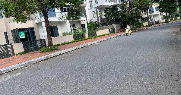 BÁN GẤP CĂN LIỀN KỀ : 132M2/MT:6M/ KĐT: ĐẶNG XÁ / GIA LÂM / HN . NHÀ 4T/ ĐƯỜNG 16M/ GIÁ :16 TỶ