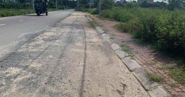 Hàng cực hot! Bán gấp lô đất đấu giá Vĩnh Khúc. Nằm ngay sát Vin2 - 3. Tiềm năng tăng giá cực tốt