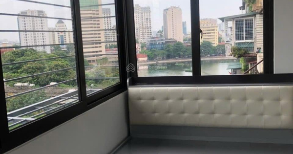 Hiếm nhà bán! Chung cư A6 Trần Huy Liệu - Ba Đình 70m2 - 2 ngủ, view hồ về ở luôn chỉ 3.85 tỷ