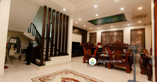 Bán biệt thự 2 mặt tiền 3 tầng DT 353,5m2 đường F1 và Quách Văn Rạng