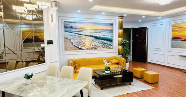 Bán căn 119m - 3 ngủ - 17T5 - Hoàng Đạo Thúy, sẵn sổ đỏ, đầy đủ nội thất như hình