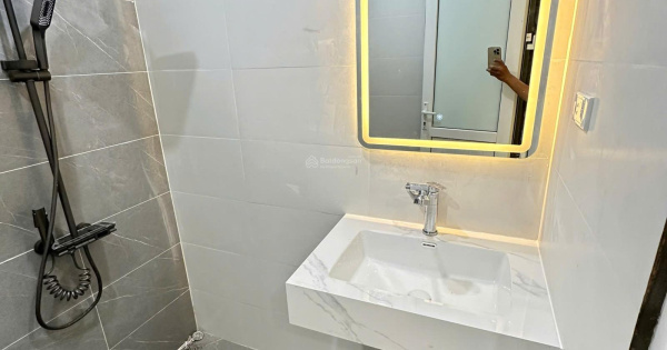 Bán căn hộ 2PN tầng trung view thoáng B11 Nam Trung Yên giá 3,4 tỷ