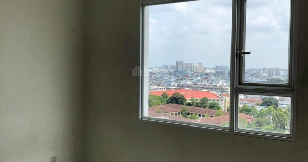 Cho thuê CH Hoa Sen đường Lạc Long Quân, Q11 DT 76m2, 2PN, 2WC, nhà trống giá 9tr. LH 0866 688