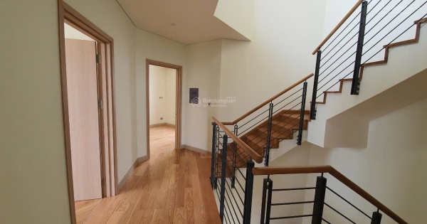 Cực gấp! Bán căn góc rẻ nhất KĐT The Manor Nguyễn Xiển DT 119.5m2 giá 47,9 tỷ sẵn SĐ. LH 0967 ...