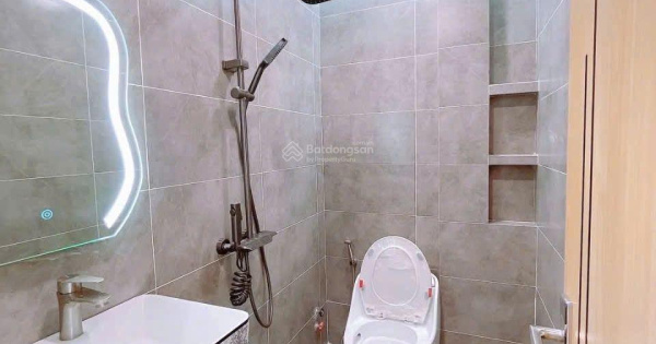 Nhà mới 3 phòng ngủ, nở hậu chữ L 6m, ngay ngã 5 Bình Hòa, phường 11, Bình Thạnh