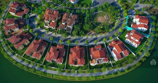 Sổ đỏ cầm tay, rinh ngay biệt thự. Diện tích 500m2, view hồ điều hòa ...