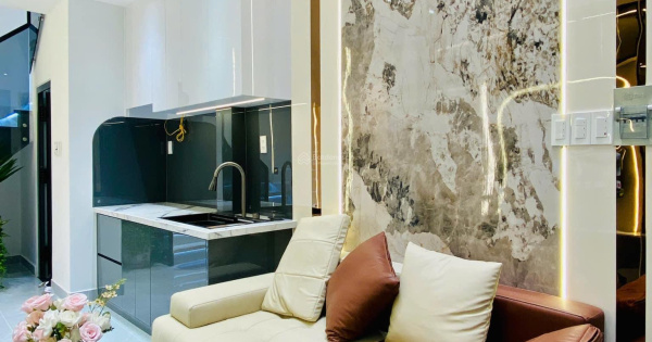 GIÁ 3 TỶ 700. HOT NHÀ XINH NGUYỄN THIỆN THUẬT, Q3. NGAY NGÃ 6 CỘNG HÒA. LH: 0784 813