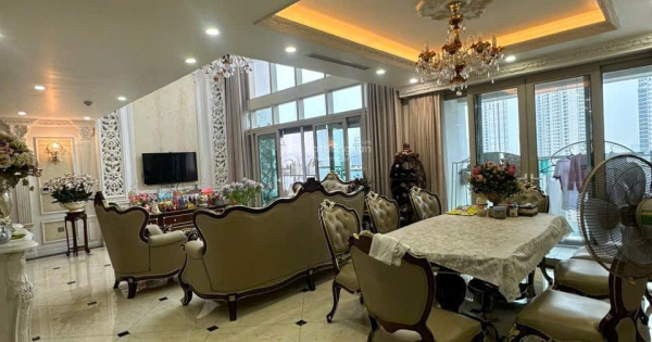 Bán CC Duplex Mandarin Garden, 33 tỷ VND, 307m2, 4PN, 3WC, đẹp, nhiều tiện ích Hot!
