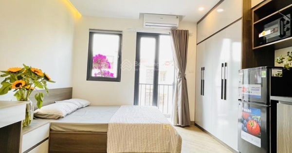 Bán toà CCMN Ngã Tư Sở: 20 phòng, doanh thu ổn đinh 105tr/tháng 89m2x 6T Thang máy. Giá tốt 19 tỷ.