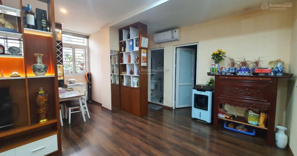 Bán căn hộ B11 Nam Trung Yên 70m2 2PN 4,1 tỷ (bp) Tầng trung, full NT