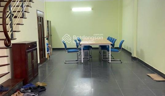 Cho thuê căn nhà 65m2 x 6 tầng 2p/t tại ngã tư Trung Kính lớn - Mạc Thái Tổ - Cầu Giấy