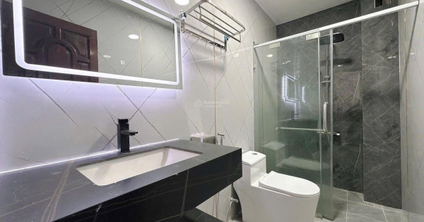 Cho thuê căn hộ Studio Vách ngăn, Ban công Q1 gần cầu Nguyễn Văn Cừ ...