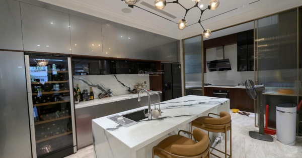 Chính chủ bán gấp biệt thự rất đẹp, cách sân bay 5ph - 7.5x20m 4 tầng ...