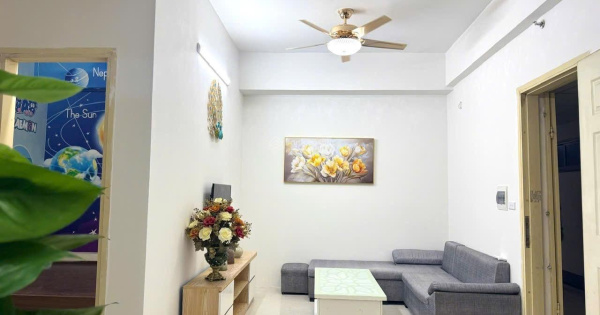 Căn góc 62m2, 2 phòng ngủ, 2 vệ sinh, tòa HH4 Linh Đàm-Hoàng Mai, full mới, tầng trung, giá 2.3x tỷ