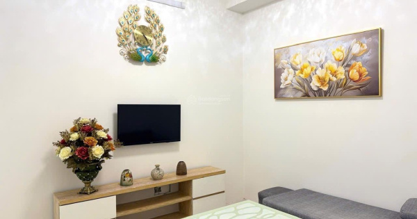 Căn góc 62m2, 2 phòng ngủ, 2 vệ sinh, tòa HH4 Linh Đàm-Hoàng Mai, full mới, tầng trung, giá 2.3x tỷ