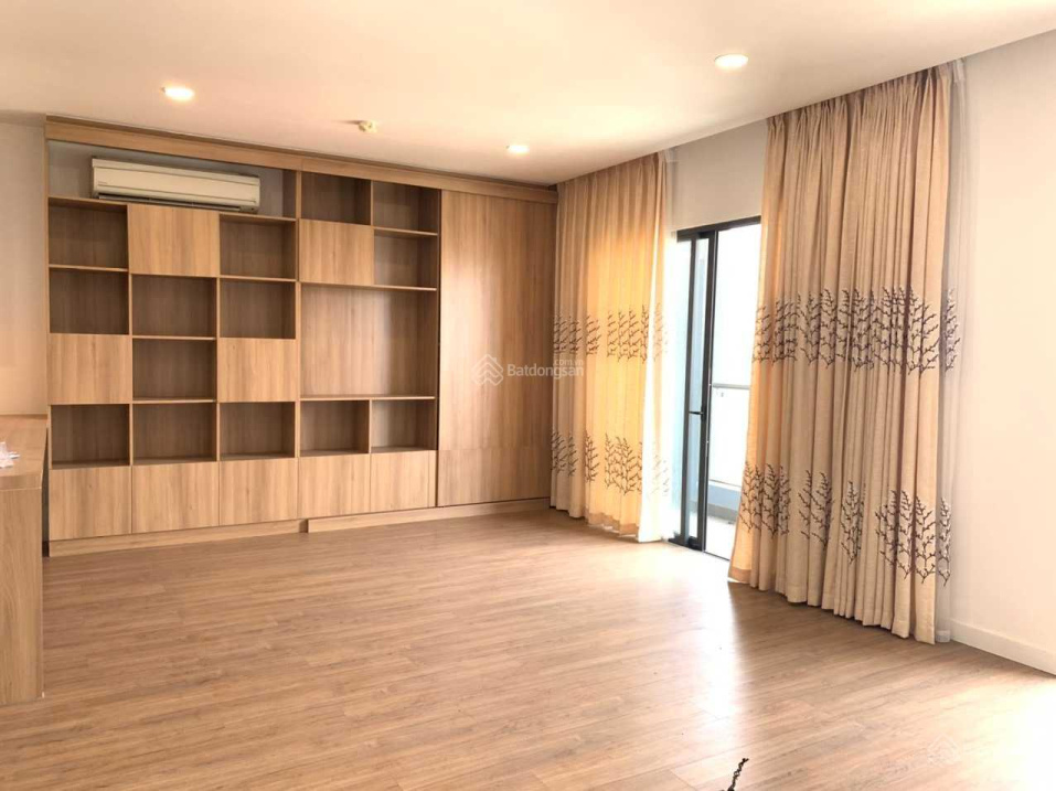 Mình cần bán căn hộ văn phòng officetel Republic Plaza số 18E đường ...