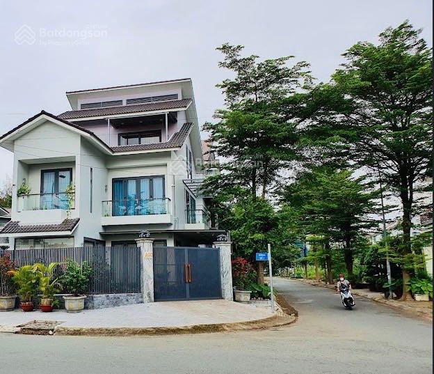 Nợ ngân hàng bán gấp đất khu dân cư Sadeco Tân Phong - Q. 7, thổ cư, sổ riêng ngay gần chợ