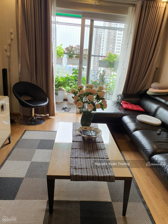 Nhà mình bán căn hộ 108m2 cửa Nam, ban công Đông, full đồ, CC CT5 Sudico Mỹ Đình. Giá 3.2 tỷ