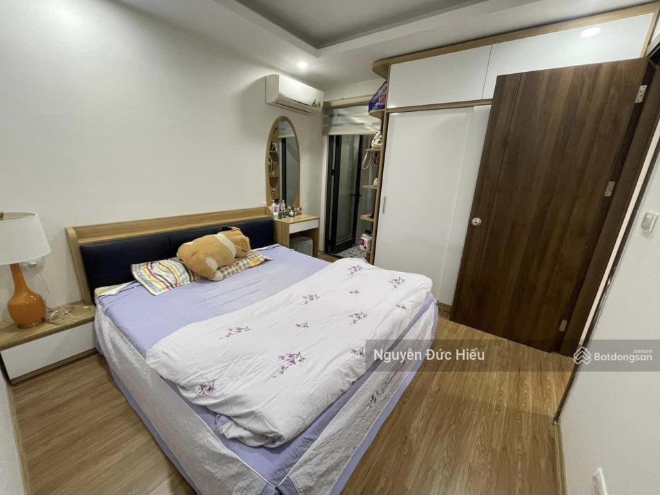 Chính chủ bán chung cư CT2 VOV Mễ Trì căn góc 81m2, 3 phòng ngủ, 2 vs nhỉnh 2 tỷ