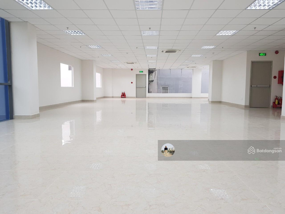Chính chủ cho thuê văn phòng tòa 25T1 Hoàng Đạo Thúy 300m2 chia nhỏ 100m2, 200m2 lô góc mặt thoáng