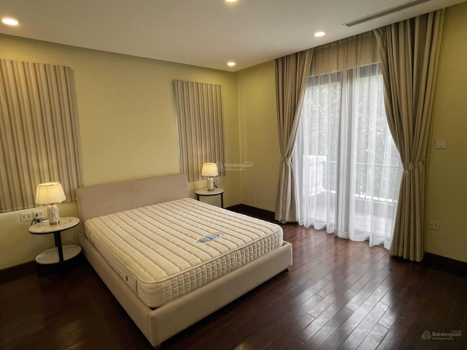 Siêu VIP đơn lập Hoa Sữa 230m2 Vinhomes Riverside 5PN có thang máy view ...