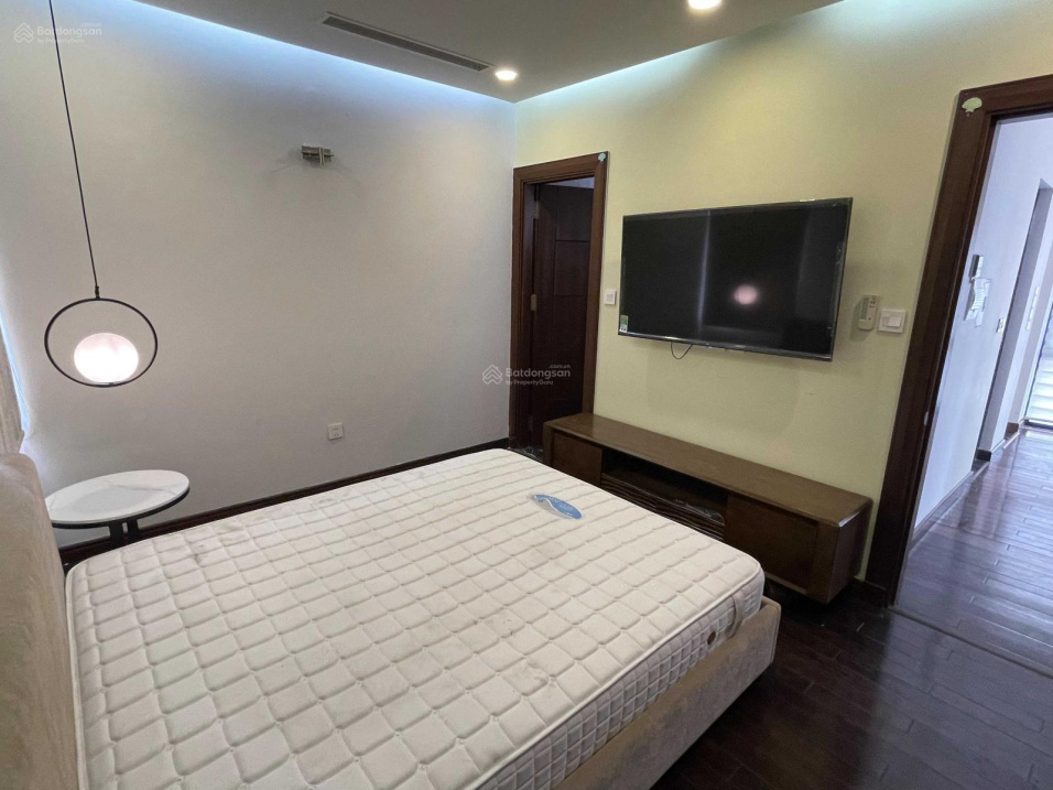 Siêu VIP đơn lập Hoa Sữa 230m2 Vinhomes Riverside 5PN có thang máy view ...