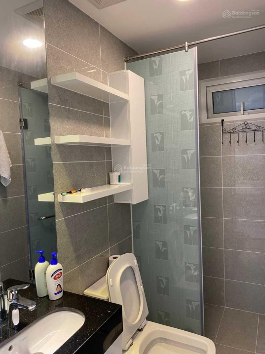 Chính chủ bán CHCC Gold View Q4 92m 2PN2WC nhà đẹp lầu cao view đẹp ...