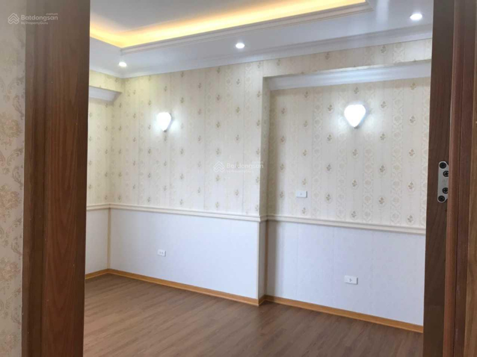 Cần bán căn hộ 76m tòa nhà N07 B3 mặt đường Thành Thái, đối diện công ...