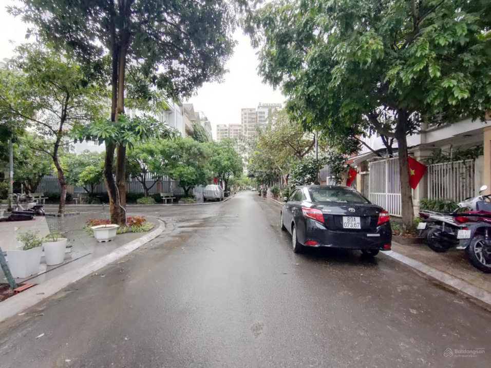 Bán biệt thự BT7 - khu đô thị Việt Hưng, Long Biên, diện tích 152m2. Nhà 4 tầng