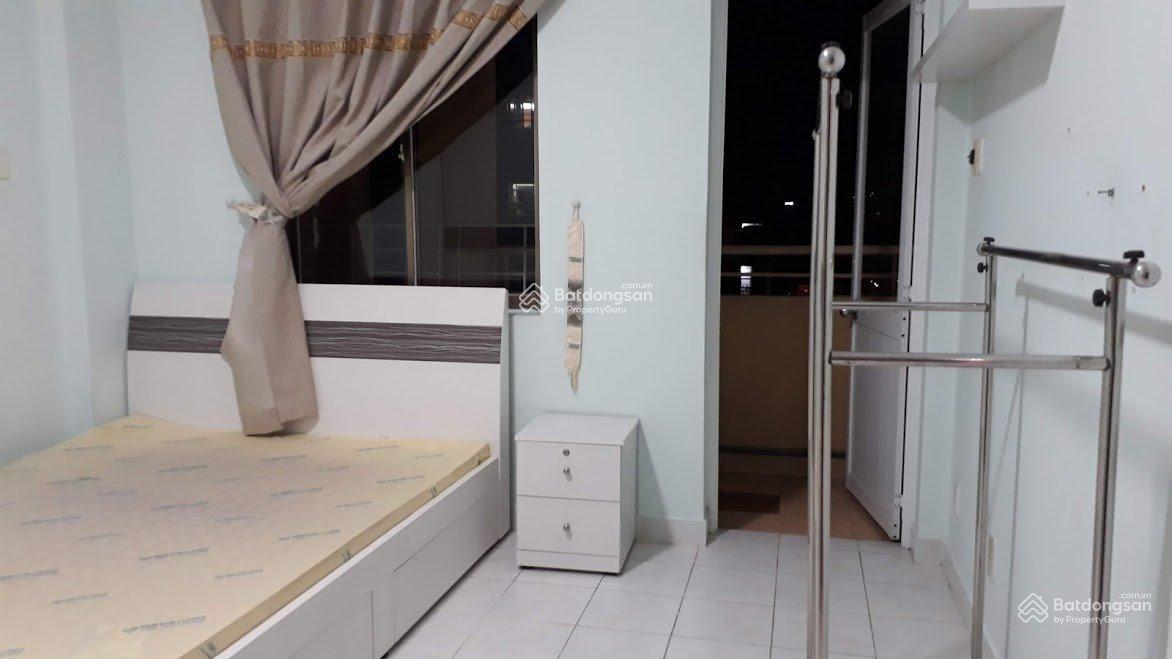 Giá không ảo: 12 triệu. CHCC Khánh Hội 1, Quận 4, 75m2, 2PN, 1WC, full. Lh: 0909 474