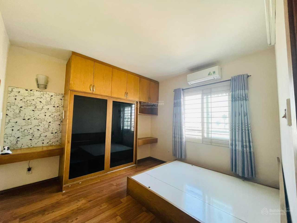 Cho thuê căn góc chung cư Sunview 1&2, Đường Cây Keo, Tam Phú, Thủ Đức, 74m2,2PN -2WC, NT như hình