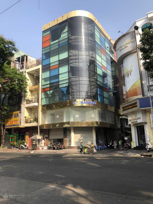 Bán nhà góc 2MT đường CMT8, P10, Q3. Diện tích 5,5x25m trệt 4 lầu. Giá 32 tỷ chốt