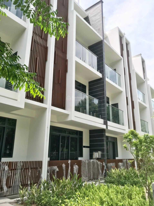 Siêu phẩm hàng hiếm nhà phố Glen view hồ sinh thái tuyệt đẹp, giá tốt ...