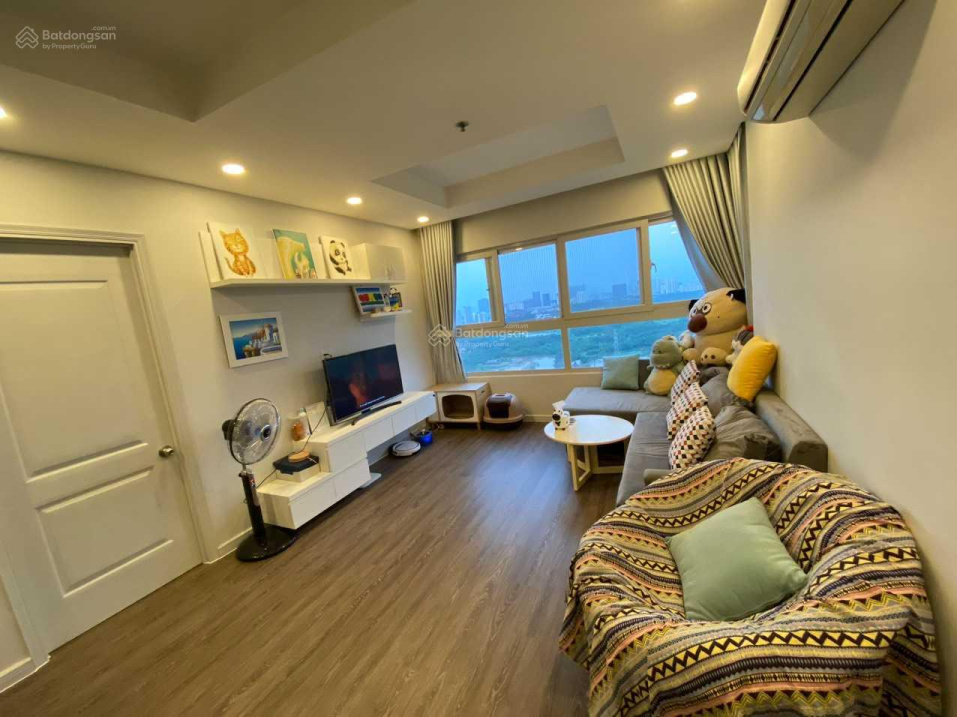 Chị mình cần tiền bán nhanh căn hộ 3PN chung cư Dragon Hill 1 DT 92m2. LH 0906 968 *** Xem nhà