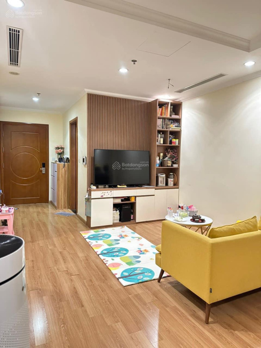 Bán căn hộ B11 Nam Trung Yên 65m2 2PN 1WC nhà đẹp giá 2.45 tỷ liên hệ 0984 847