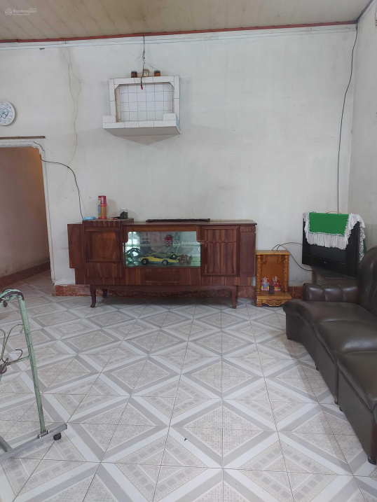 Cho thuê nhà C4 ngã 3 Cây Điệp Dĩ An 100m2 2p ngủ 1wc. Sân xe máy. Đường ô tô 4tr/1th